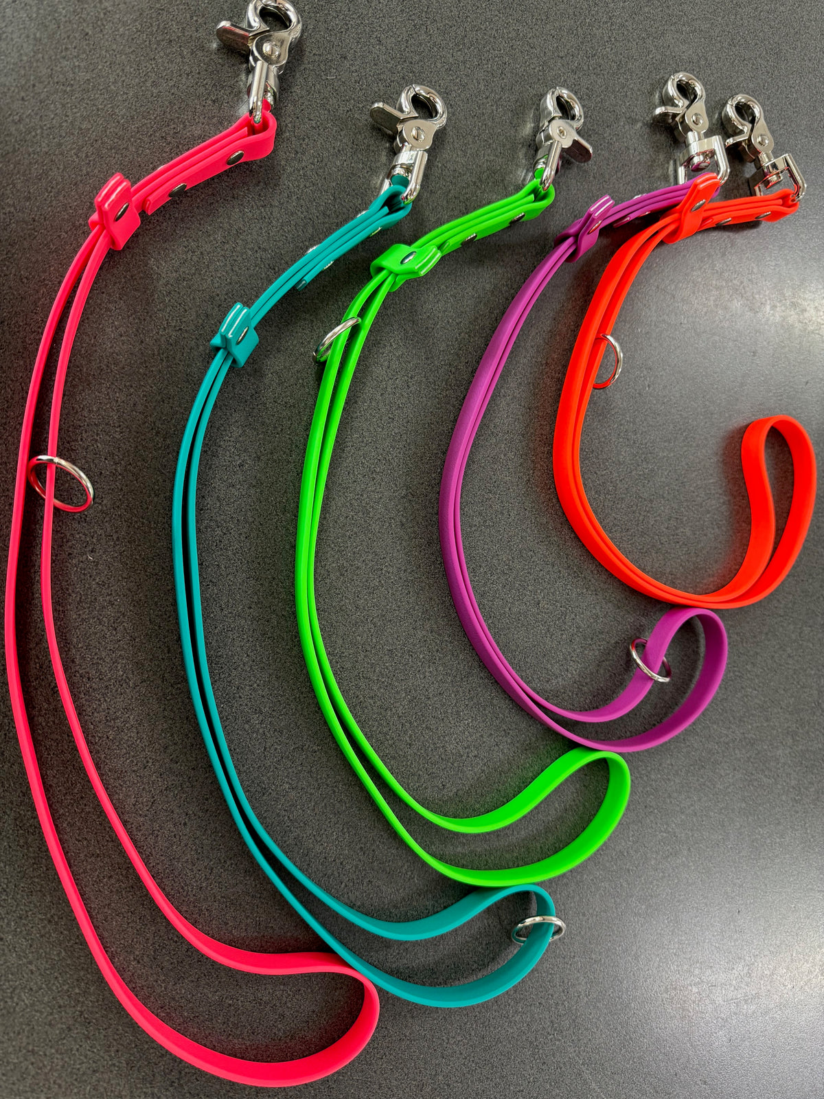 STONG waterproof grooming loop with ring size S — Blade Exchange